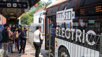 Cara ke Blok M Naik KRL, MRT dan TransJakarta