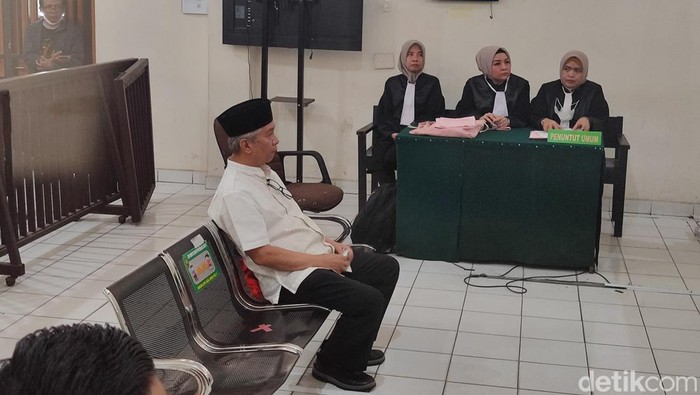 Eddy Ganefo Terdakwa Penipuan Rp 1,7 M Pinjam Uang Buat Daftar Caleg Eddy Ganefo Terdakwa Penipuan Rp 1,7 M Pinjam Uang Buat Daftar Caleg