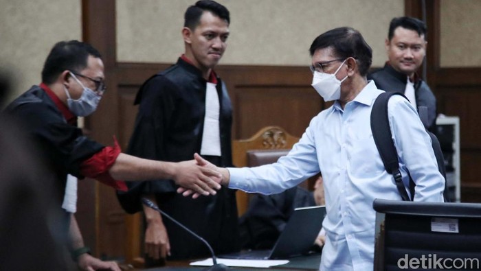 Tok! Johnny G Plate Divonis 15 Tahun Penjara