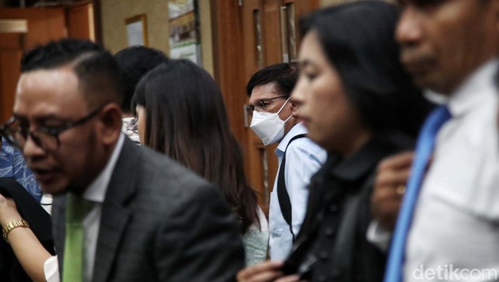 Tok! Johnny G Plate Divonis 15 Tahun Penjara