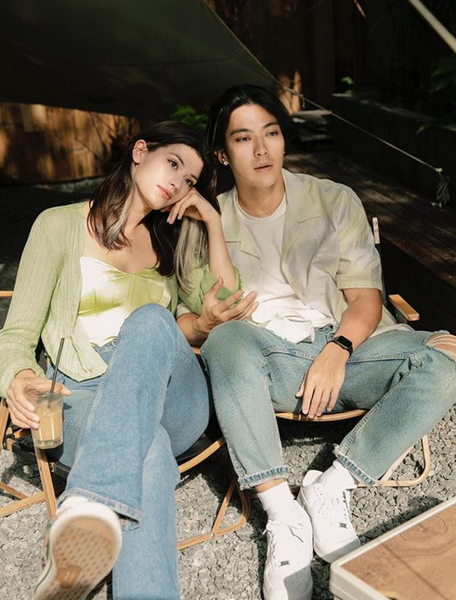 Foto: Kemesraan Cosplayer Karina Coser & Suami yang Terseret Ombak di Bali