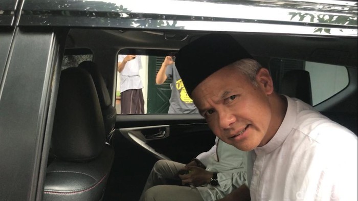 Ganjar Siapkan Tim Hukum untuk Aiman Jubir TPN yang Dipolisikan, Tapi... Ganjar Siapkan Tim Hukum untuk Aiman Jubir TPN yang Dipolisikan, Tapi...