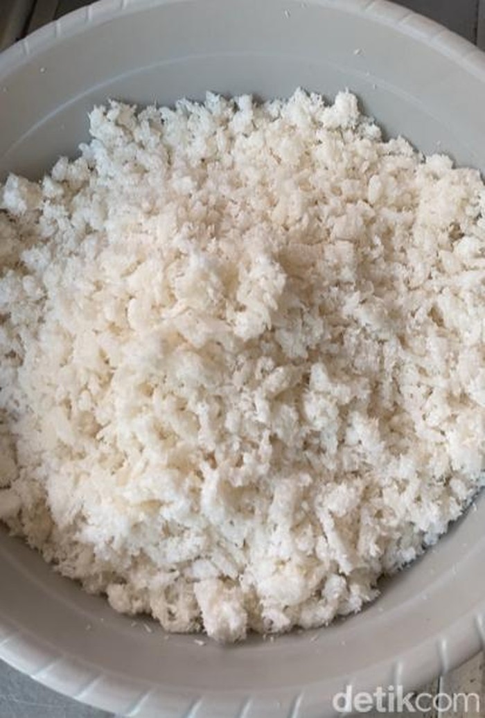 Legendaris! Ledre Laweyan yang Masih Eksis Sejak 1984