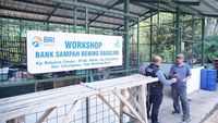 BRI Peduli Ajak Masyarakat Tepi Sungai Citarum Kelola Sampah
