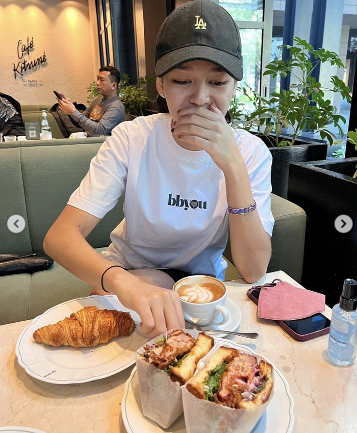 Susan Sameh Hobi Kulineran, Ini Momennya Saat Makan Croissant hingga Bakso