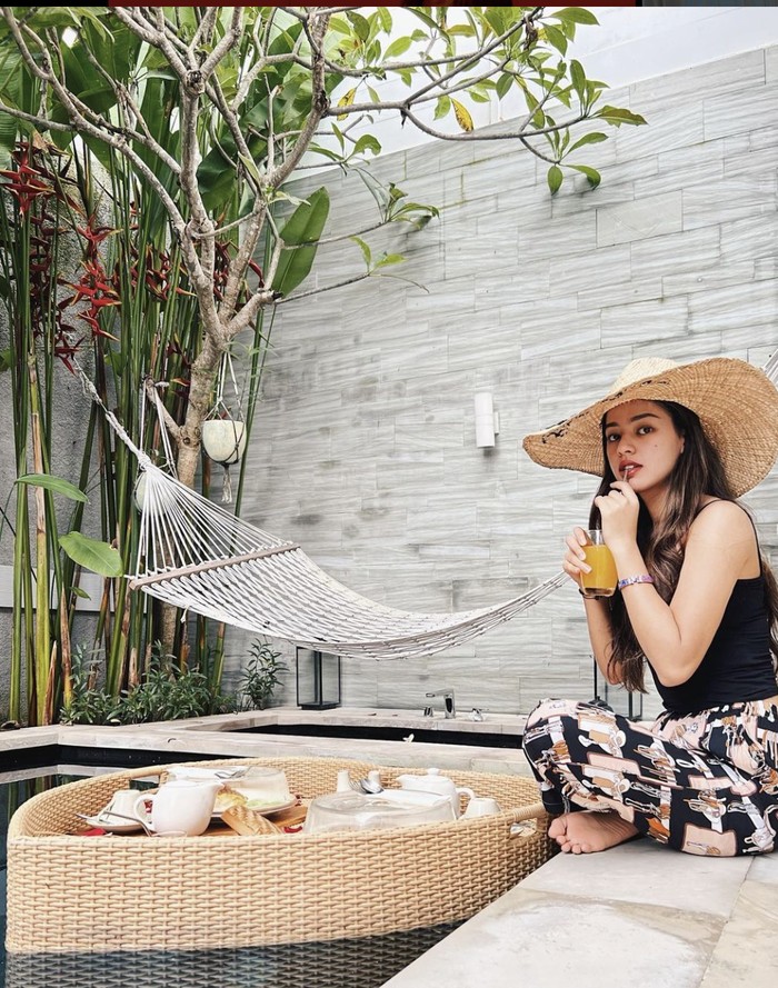 Susan Sameh Hobi Kulineran, Ini Momennya Saat Makan Croissant hingga Bakso