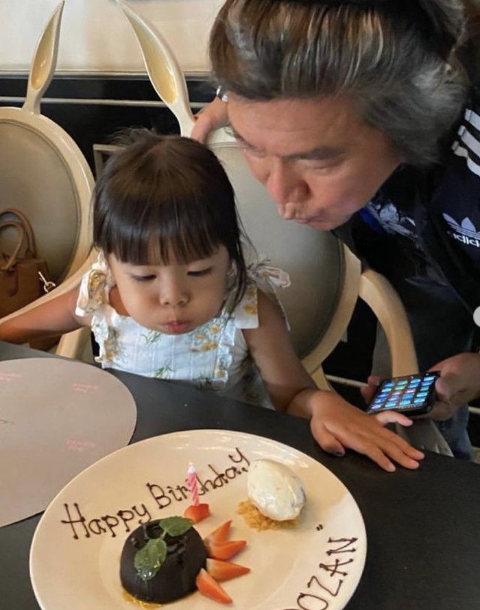 Willy Dozan Kompak Makan Sushi dan Shabu-shabu Bareng Leon Dozan