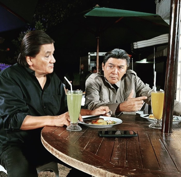 Willy Dozan Kompak Makan Sushi dan Shabu-shabu Bareng Leon Dozan