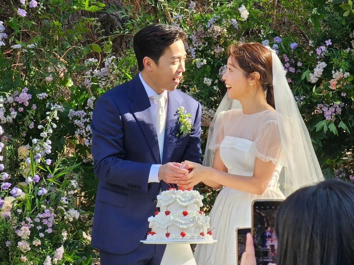 Foto-foto Pernikahan Sojin Girl's Day dan Aktor Lee Dong Ha