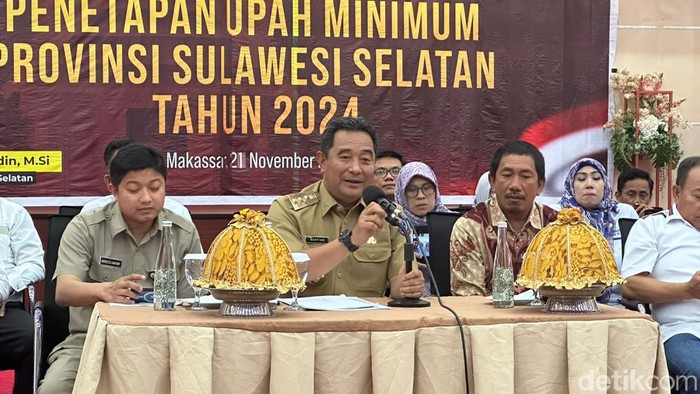 Pj Gubernur Ungkap Alasan UMP Sulsel 2024 Hanya Naik 1,45% Jadi Rp 3,4 Juta Pj Gubernur Ungkap Alasan UMP Sulsel 2024 Hanya Naik 1,45% Jadi Rp 3,4 Juta
