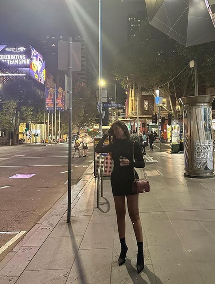 Pose Keren Millen Cyrus Saat Ngopi di Australia hingga Sarapan di Bali