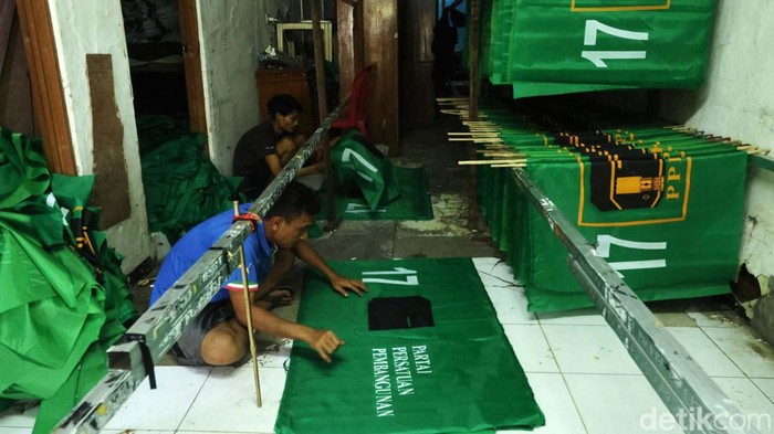 Masa Kampanye, Pembuat Atribut Partai Kebanjiran Pesanan