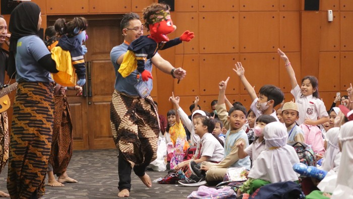 Foto: Mendongeng, Cara Menyenangkan Tanamkan Nilai Kehidupan bagi Anak