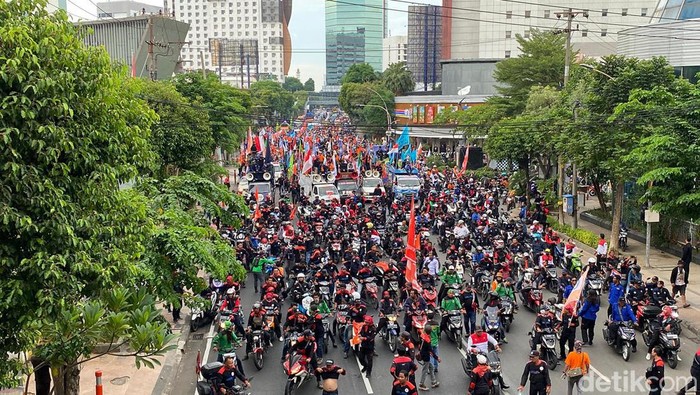 Buruh di Jatim Bakal Unjuk Rasa Tolak Tapera Buruh di Jatim Bakal Unjuk Rasa Tolak Tapera