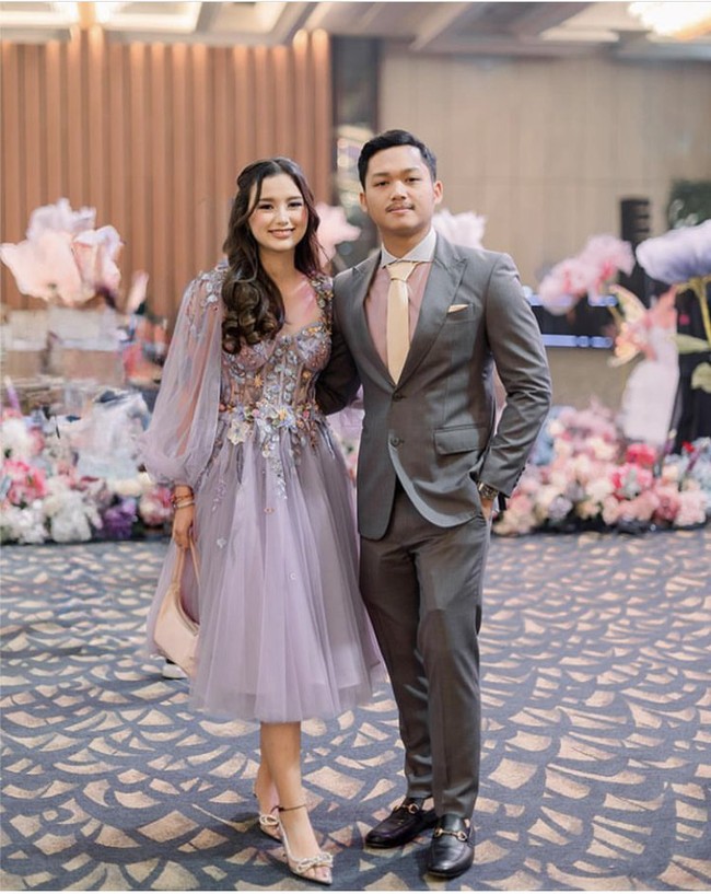 7 Gaya Pacaran Azriel Hermansyah dan Sarah Menzel, Manis Ala-ala Gen Z