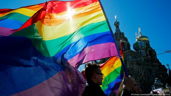 Mahkamah Agung Rusia Tetapkan Gerakan LGBTQ sebagai Ekstremis Mahkamah Agung Rusia Tetapkan Gerakan LGBTQ sebagai Ekstremis