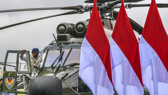 Momen Prabowo Serahkan 8 Helikopter H225M ke TNI AU