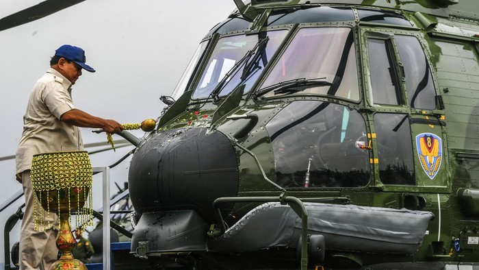 Momen Prabowo Serahkan 8 Helikopter H225M ke TNI AU Momen Prabowo Serahkan 8 Helikopter H225M ke TNI AU