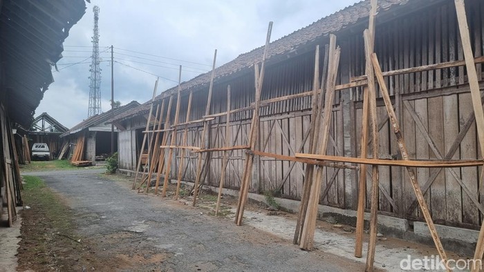 Pasar Kayu Muntilan Kini Jadi Destinasi Wisata Karena Gadis Kretek