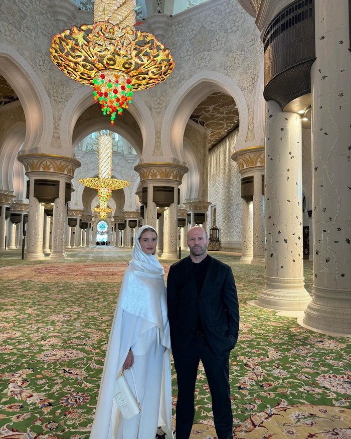 Potret Jason Statham di Masjid Agung Sheikh Zayed di Abu Dhabi