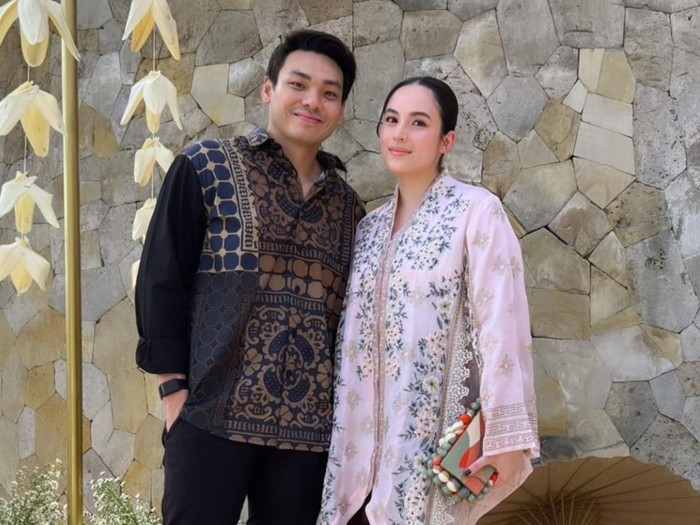 Momen Selebritas Hadiri Akad Nikah dan Resepsi Privat BCL-Tiko Aryawardhana Momen Selebritas Hadiri Akad Nikah dan Resepsi Privat BCL-Tiko Aryawardhana