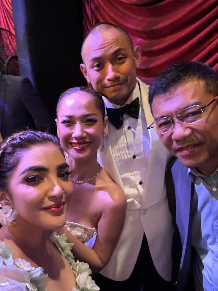 Momen Selebritas Hadiri Akad Nikah dan Resepsi Privat BCL-Tiko Aryawardhana