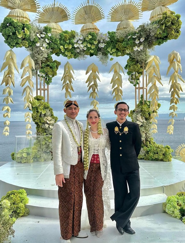 8 Foto Artis di Pernikahan BCL & Tiko Aryawardhana, Gaya Aming Curi Atensi