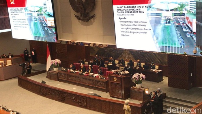 DPR Terima Surpres Permohonan Naturalisasi Jay Idzes dan Nathan DPR Terima Surpres Permohonan Naturalisasi Jay Idzes dan Nathan