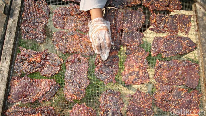 Gurih Dendeng Rusa Jadi Buah Tangan dari Merauke