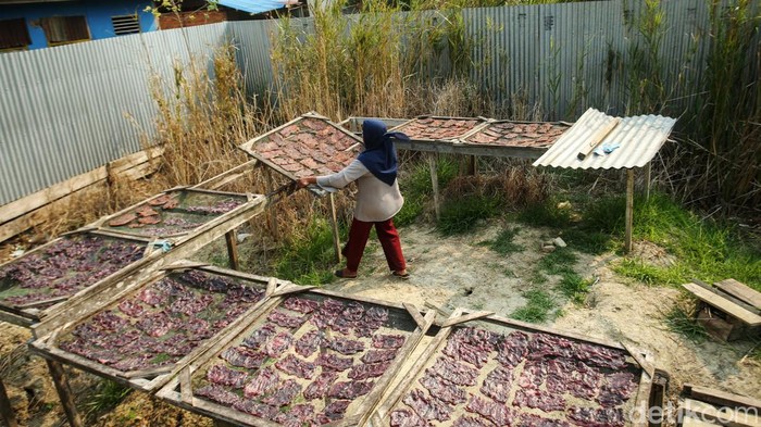 Gurih Dendeng Rusa Jadi Buah Tangan dari Merauke