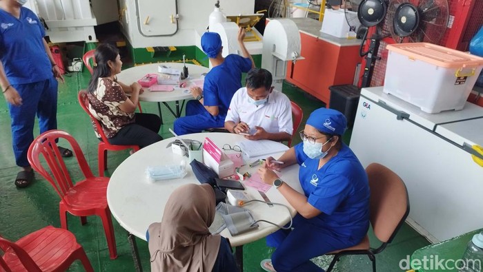 Dibantu PIS Rp 2,7 M, Tengok Rumah Sakit Apung di Seget Papua