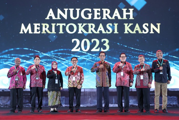 Pemkab Kebumen Raih 2 Penghargaan Sekaligus di Anugerah Meritokrasi 2023 Pemkab Kebumen Raih 2 Penghargaan Sekaligus di Anugerah Meritokrasi 2023