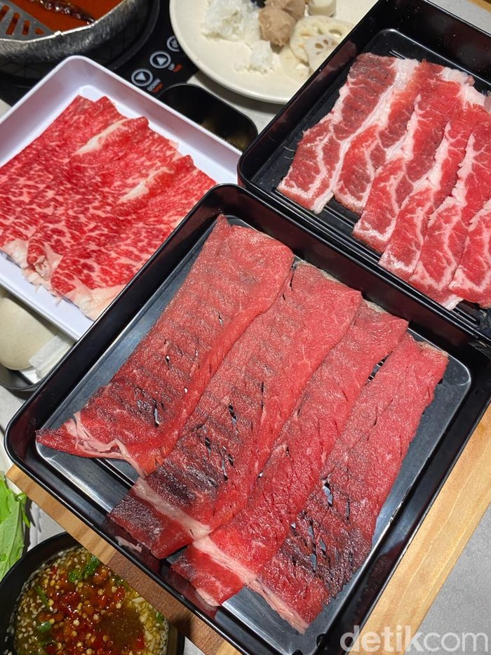 Shabu-shabu ala Tokyo yang Gurih Hangat Ada di Restoran Ini