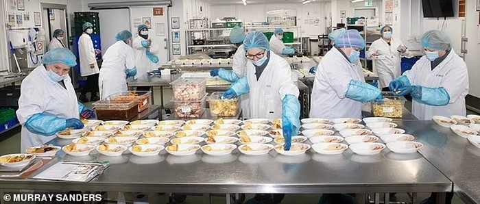 Dapur Maskapai Penerbangan Ini Produksi 4.500 Porsi Makanan Tiap Hari