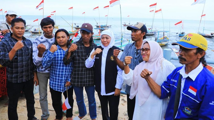 Nelayan Harap Khofifah-Emil Lanjut Pimpin Jatim 5 Tahun Lagi Nelayan Harap Khofifah-Emil Lanjut Pimpin Jatim 5 Tahun Lagi