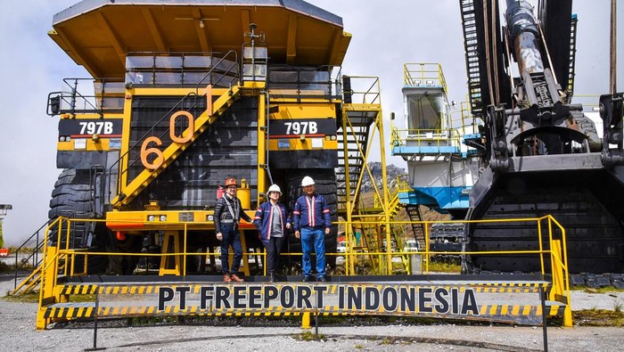Pakai Helm Khusus, Puan & Menteri ESDM Blusukan ke Tambang Bawah Tanah Freeport