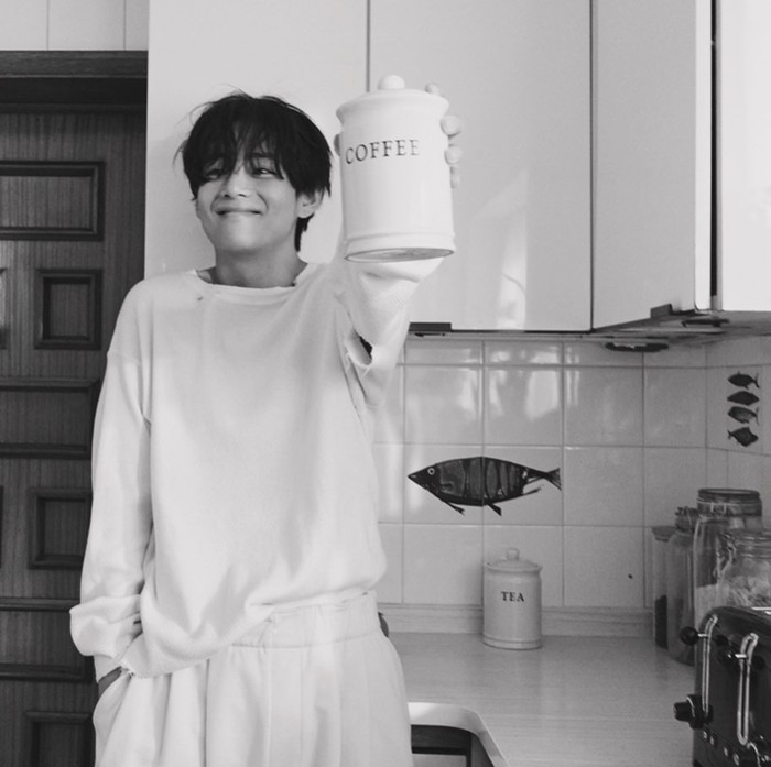 V BTS Resmi Wamil, Sebelumnya Pamer Momen Kulineran Seru