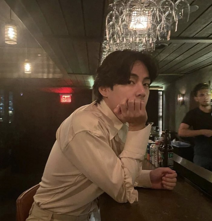 V BTS Resmi Wamil, Sebelumnya Pamer Momen Kulineran Seru