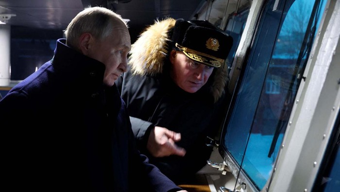 Penampakan Dua Kapal Selam Nuklir Terbaru Rusia Penampakan Dua Kapal Selam Nuklir Terbaru Rusia