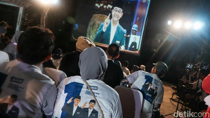 Potret Kemeriahan Nobar Debat Pilpres di Posko Timnas AMIN