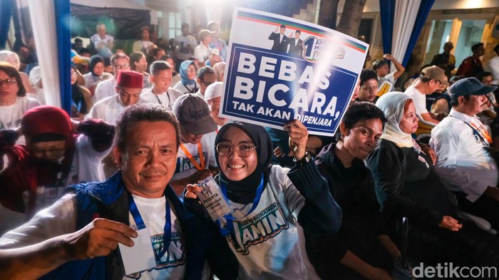 Potret Kemeriahan Nobar Debat Pilpres di Posko Timnas AMIN