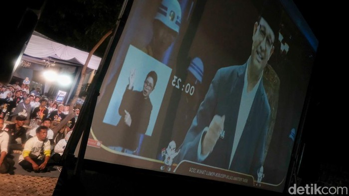 Potret Kemeriahan Nobar Debat Pilpres di Posko Timnas AMIN