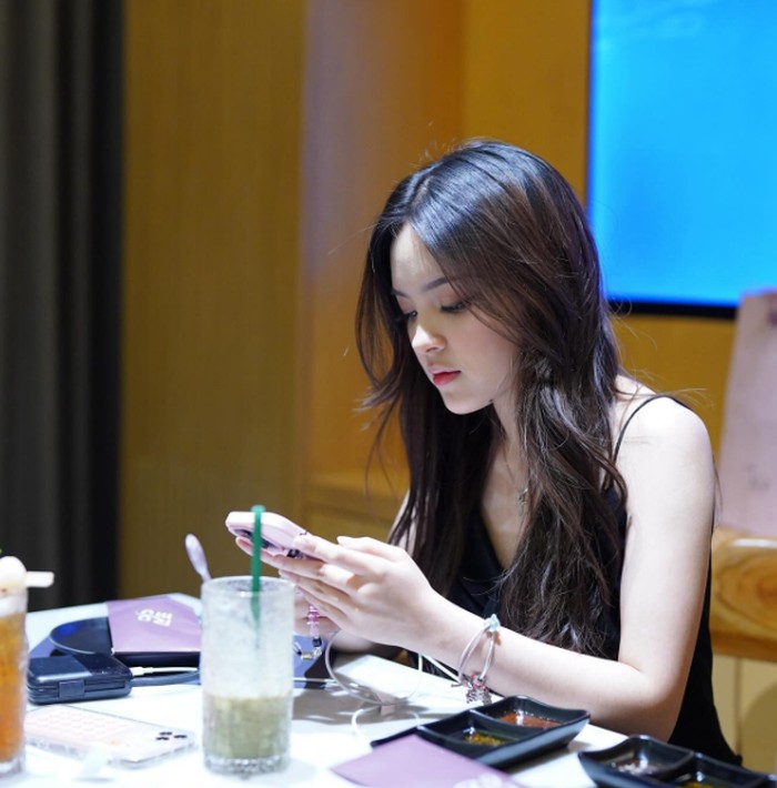 Eca Aura yang Hobi Kulineran Ini Dikabarkan Dekat dengan Alam Ganjar