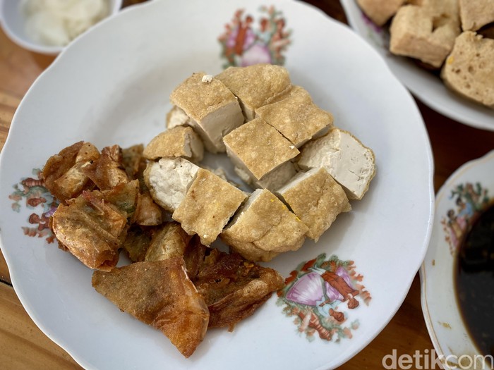 Tahu Pong Karangsaru, Makanan Sederhana Favorit Orang Terkaya di Indonesia
