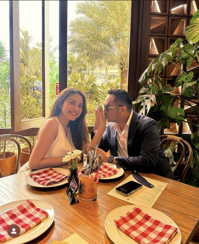 Cynthia Riza, Istri Giring Nidji yang Hobi Kulineran di Warung hingga Resto