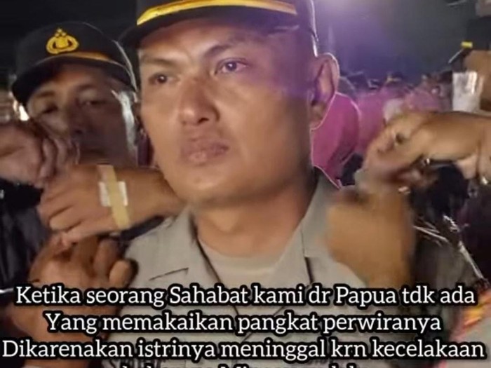 Momen Haru Perwira Polisi Kenang Mendiang Istri Saat Pelantikan di Setukpa Momen Haru Perwira Polisi Kenang Mendiang Istri Saat Pelantikan di Setukpa