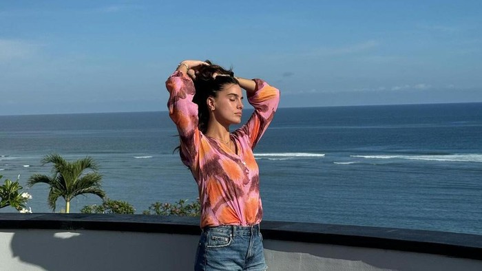 Potret Cantiknya Gemma Pinto, Kekasih Marc Marquez Saat Liburan di Bali