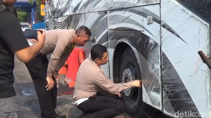 Penampakan Bus yang Terlibat Kecelakaan Maut di Tol Cipali