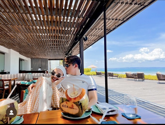 Seru! Momen Irwansyah Makan Bareng Zaskia Sungkar dan Temannya