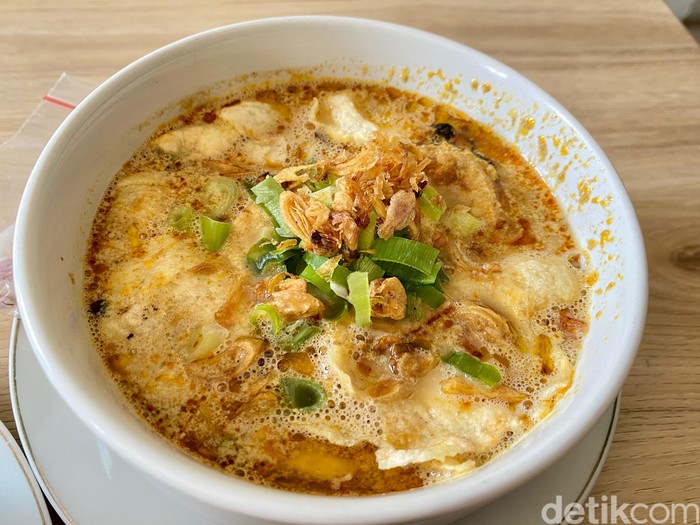 Spesial! Soto Tangkar di Sini Pakai Daging Black Angus Asap
